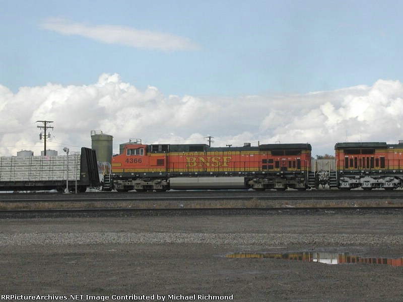 BNSF 4366